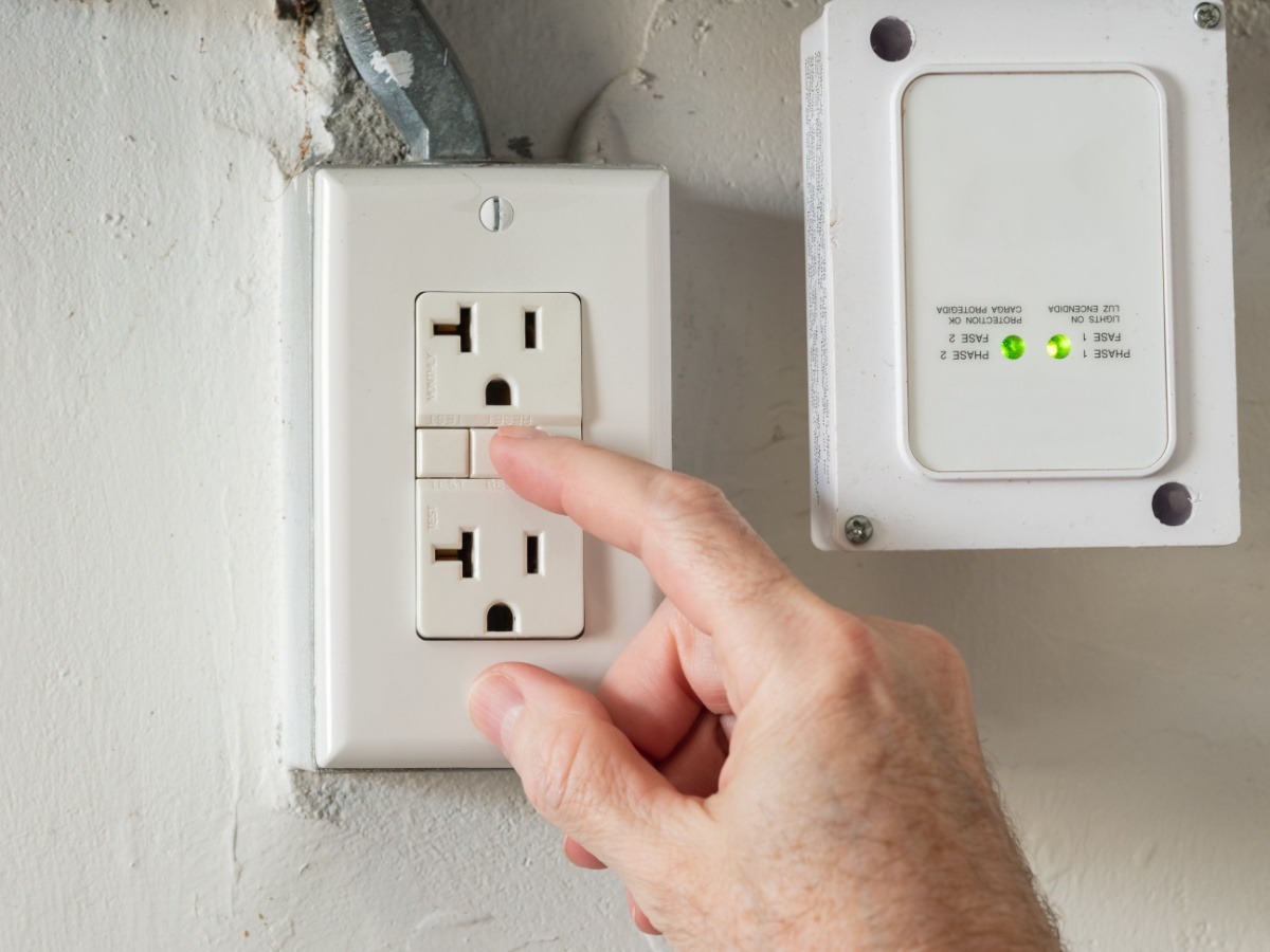 Why GFCI Outlets Keep Tripping (and How to Reset Them Safely) | GEN3 ...